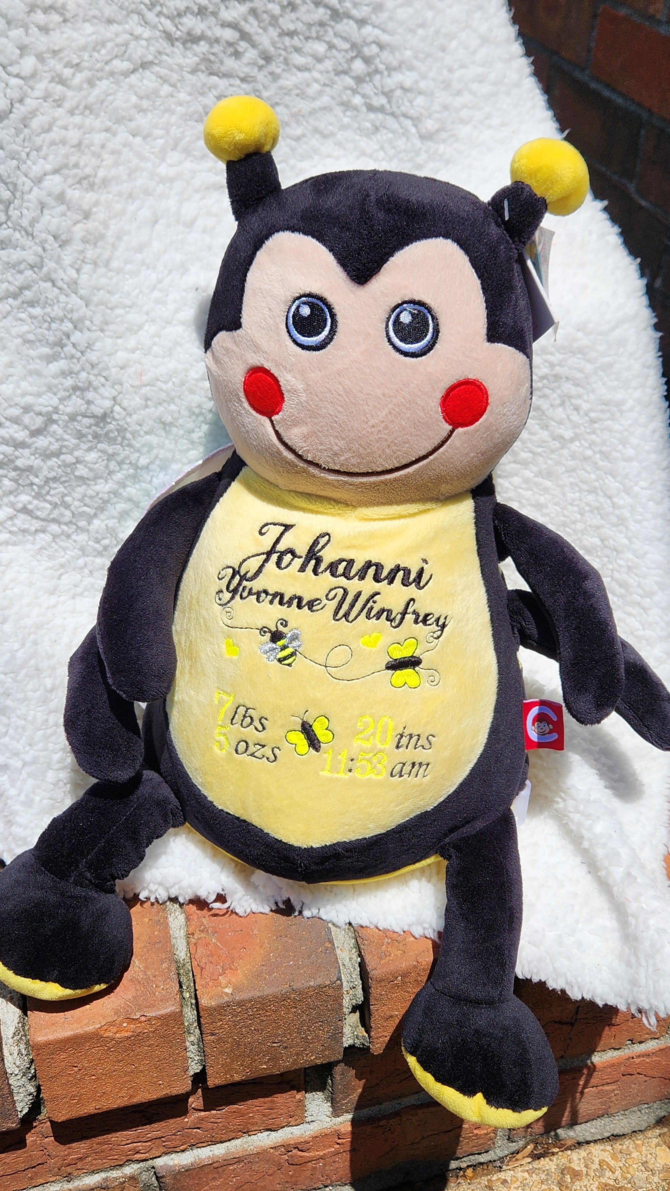 Bumble Bee Cubby – The Stitchin' Studio